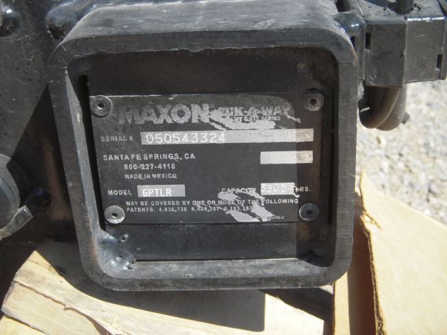 Maxon Aluminum Hydraulic Lift Gate