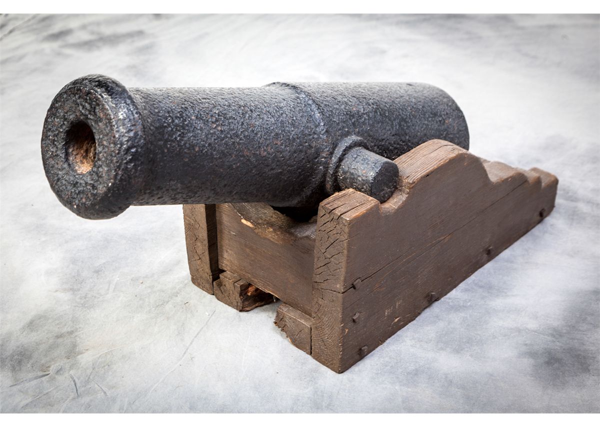 Early European Sea Service Boarding Cannon