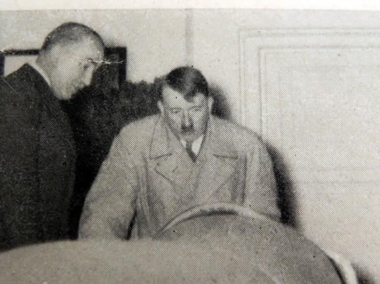 WWII NAZI PHOTO HITLER EXAMINING A MERCEDES SPORTS CAR