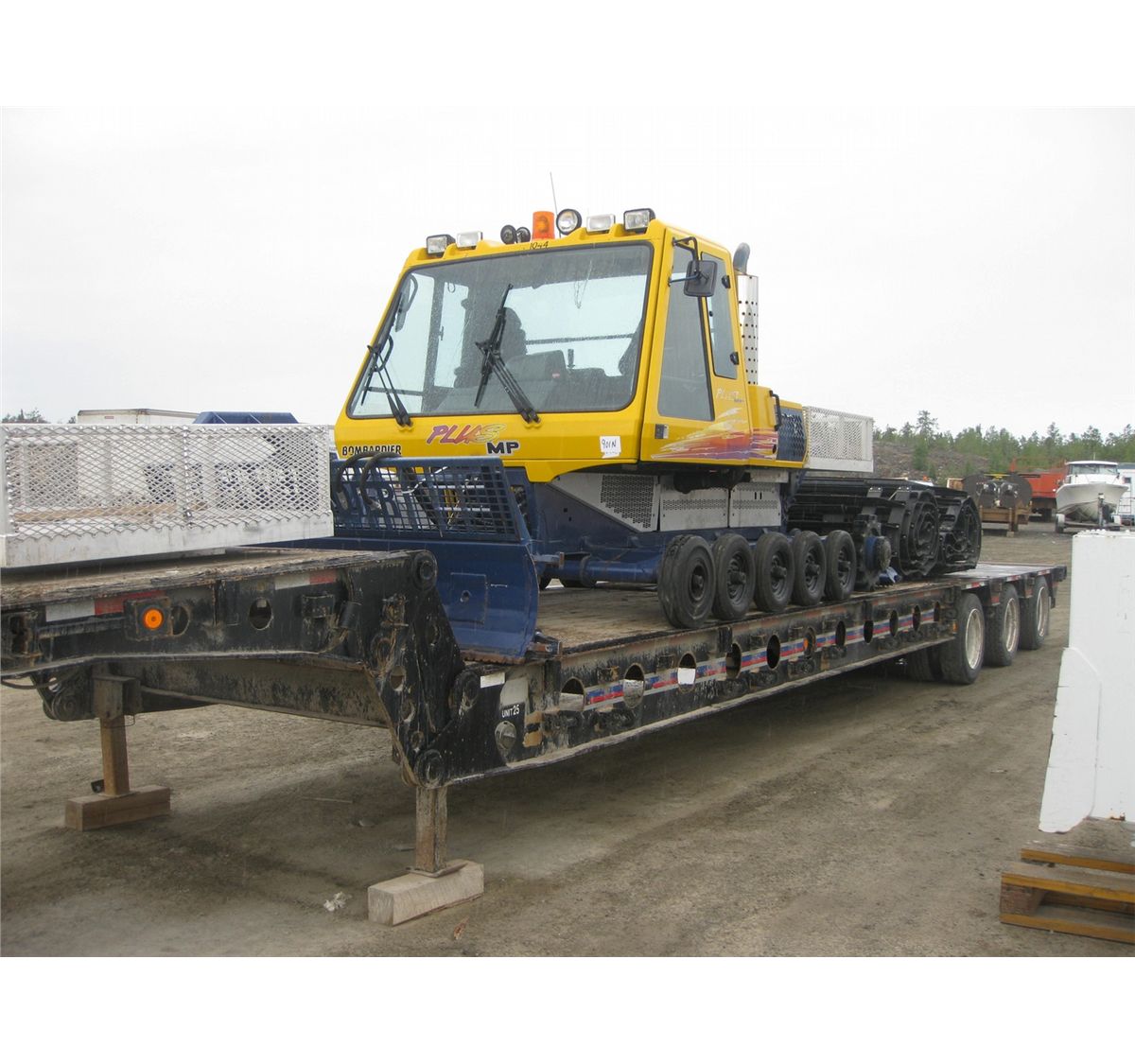 1997 BR275 Bombardier Plus/MP Snow Cat c/w blade and new tracks - S/N ...