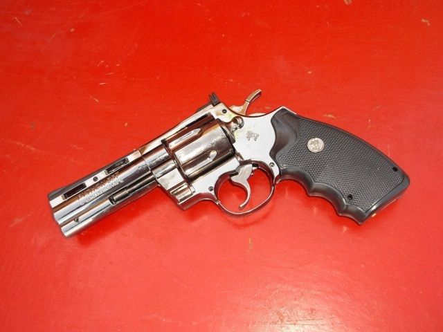Magnum 357 Cigerette Lighter Magnum 357 Lighter looks like a real gun