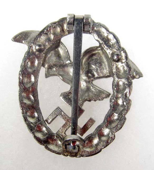 GERMAN NAZI LUFTWAFFE BADGE