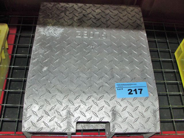 Pair of aluminum checker plate ramps