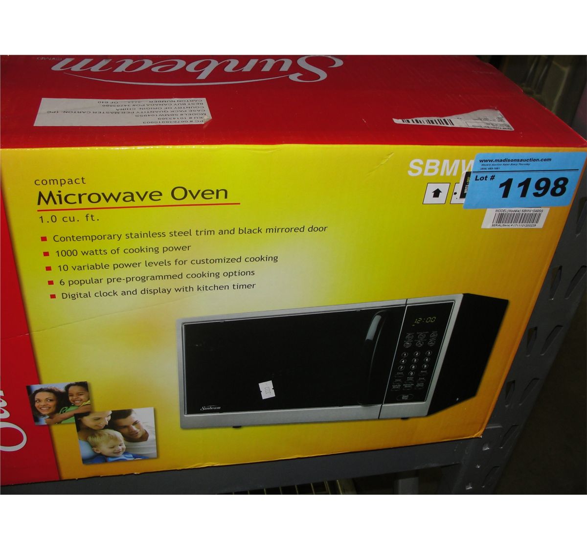 Sunbeam ss and black microwave oven