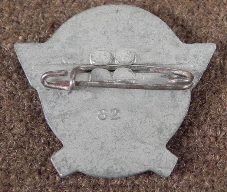 1942 ORIG NAZI POLICE BADGE-PINBACK