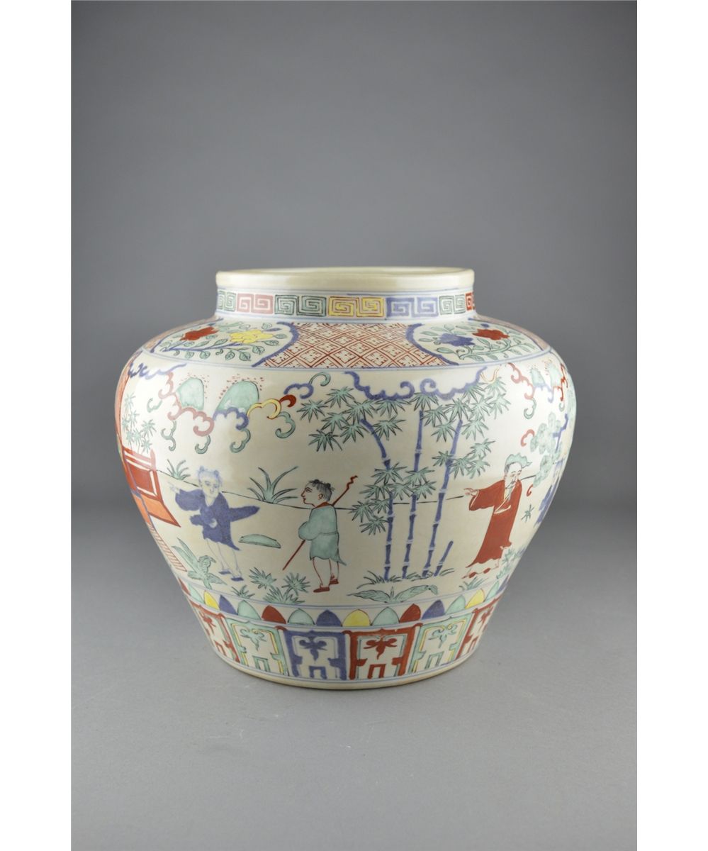 Large Chinese Wucai Porcelain Jar Ming Wanli