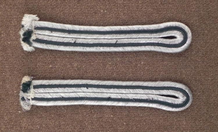 PAIR OF EARLY SA/SS SHOULDER BOARDS