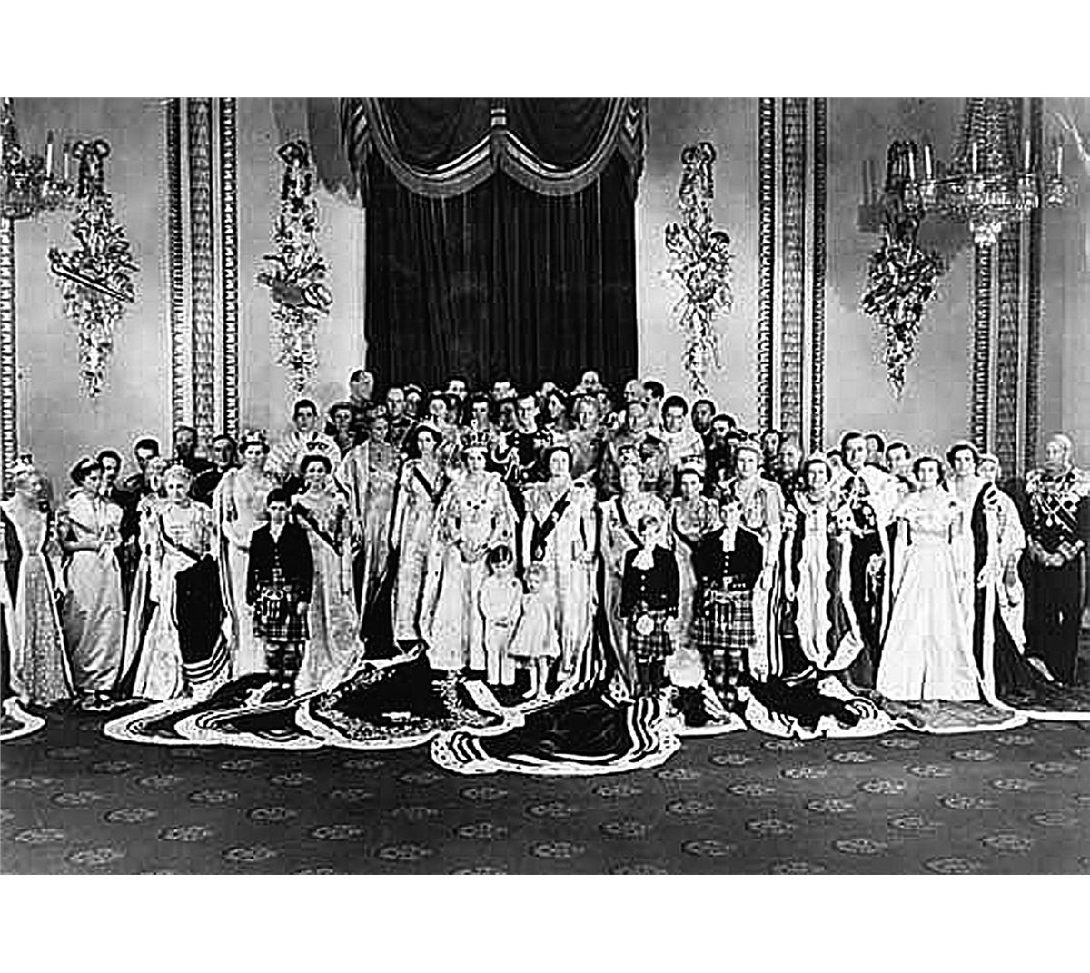 Superb Wilkinson Sword/U.S. Historical Society Queen Elizabeth II ...