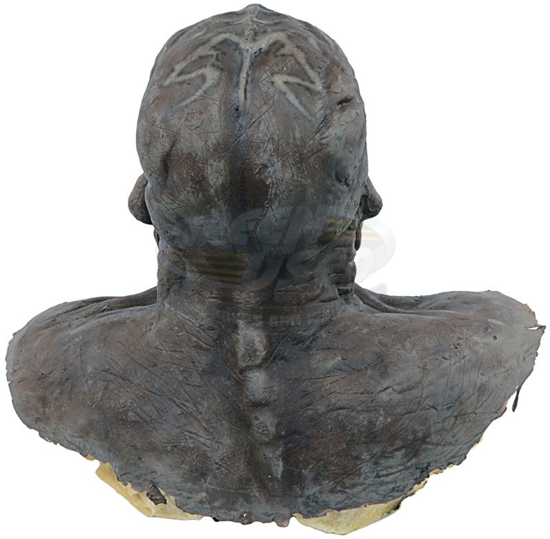 In the Name of the King: A Dungeon Siege Tale - Krug Mask & Helmet