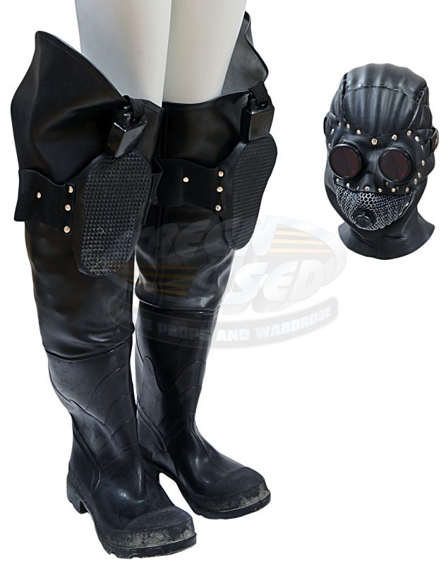 Super Mario Bros. - Toxic Waste Worker Gas Mask & Boots