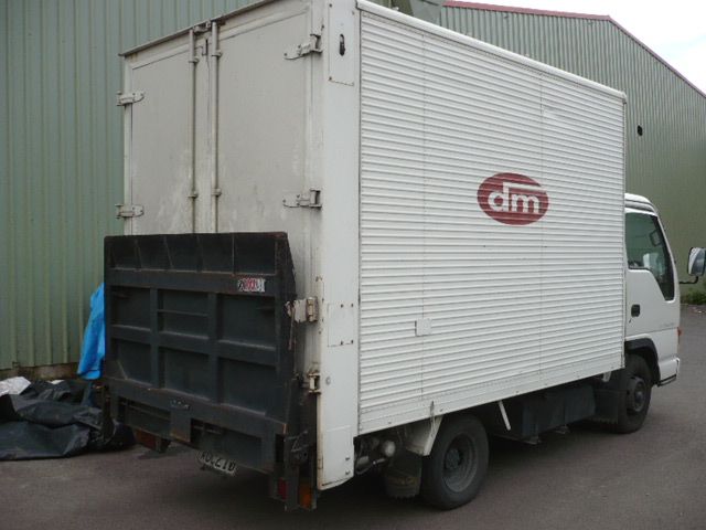 1995 Isuzu Elf box body truck