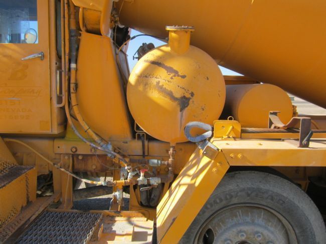 1994 Advance 6-Axle Heavy Haul Concrete Mixer Truck