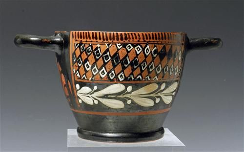 A Greek Gnathia-Ware Skyphos, of the Saint-Valentin Class