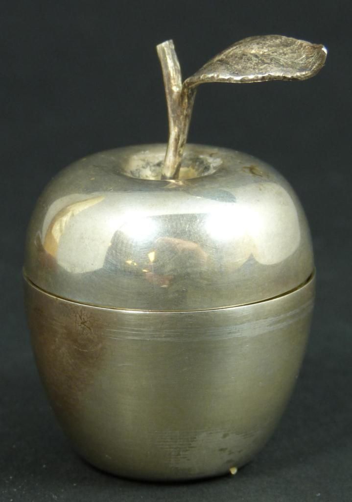 TIFFANY & Co STERLING SILVER APPLE FORM BOX 25008
