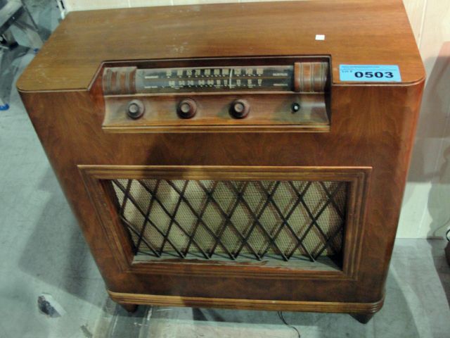 1940s walnut cased floor model radio