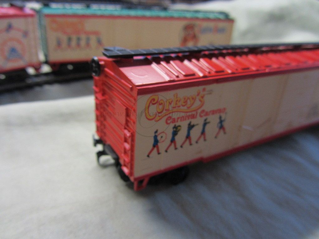 HO SCALE 5 Piece Corkey's Carnival Caravan
