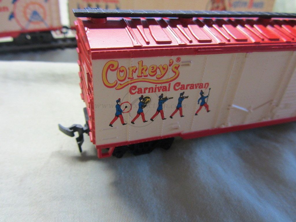 HO SCALE 5 Piece Corkey's Carnival Caravan