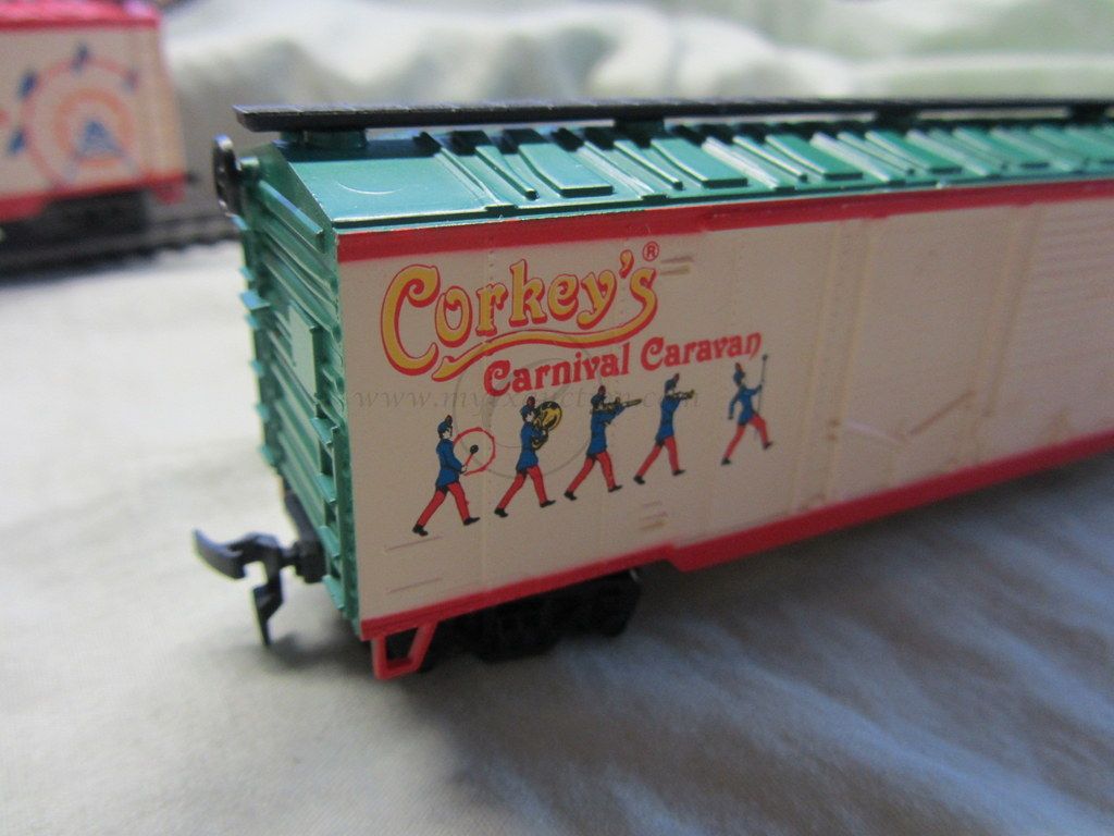 HO SCALE 5 Piece Corkey's Carnival Caravan