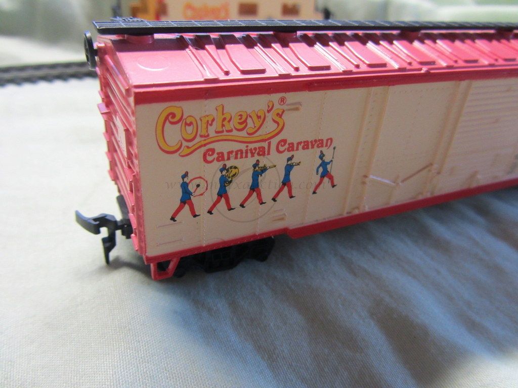 HO SCALE 5 Piece Corkey's Carnival Caravan
