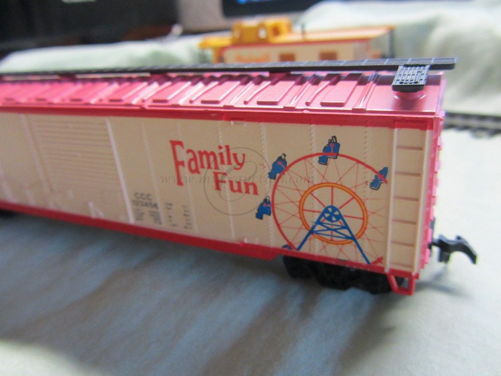 HO SCALE 5 Piece Corkey's Carnival Caravan