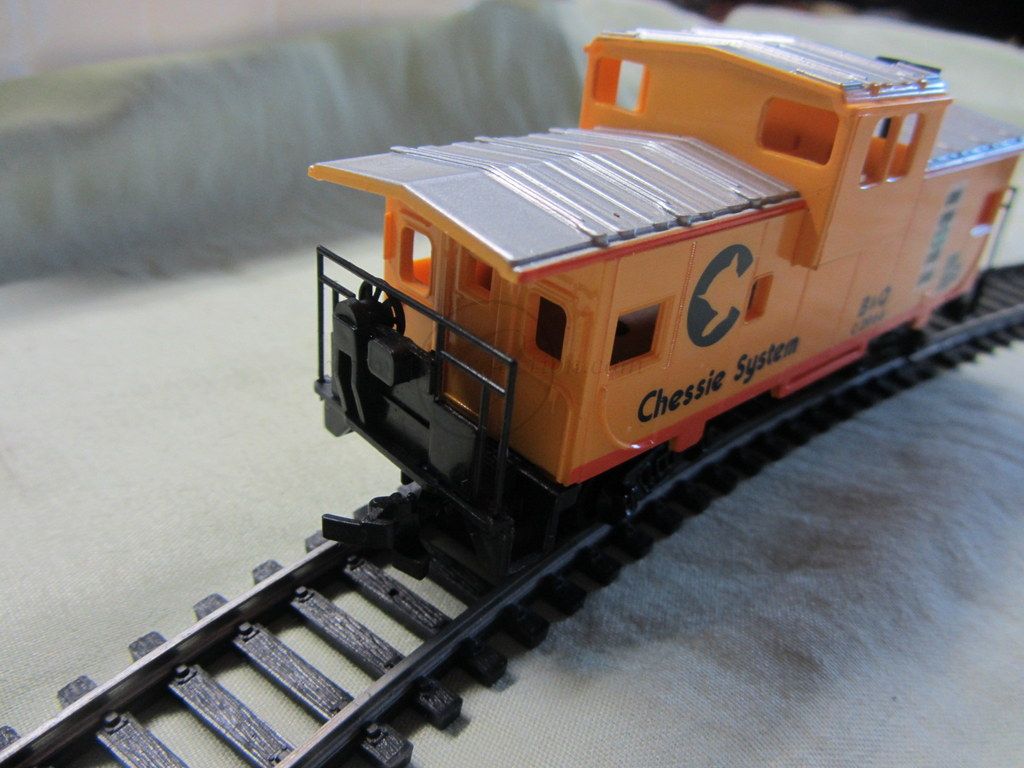 HO SCALE Bachmann Chessie System Caboose