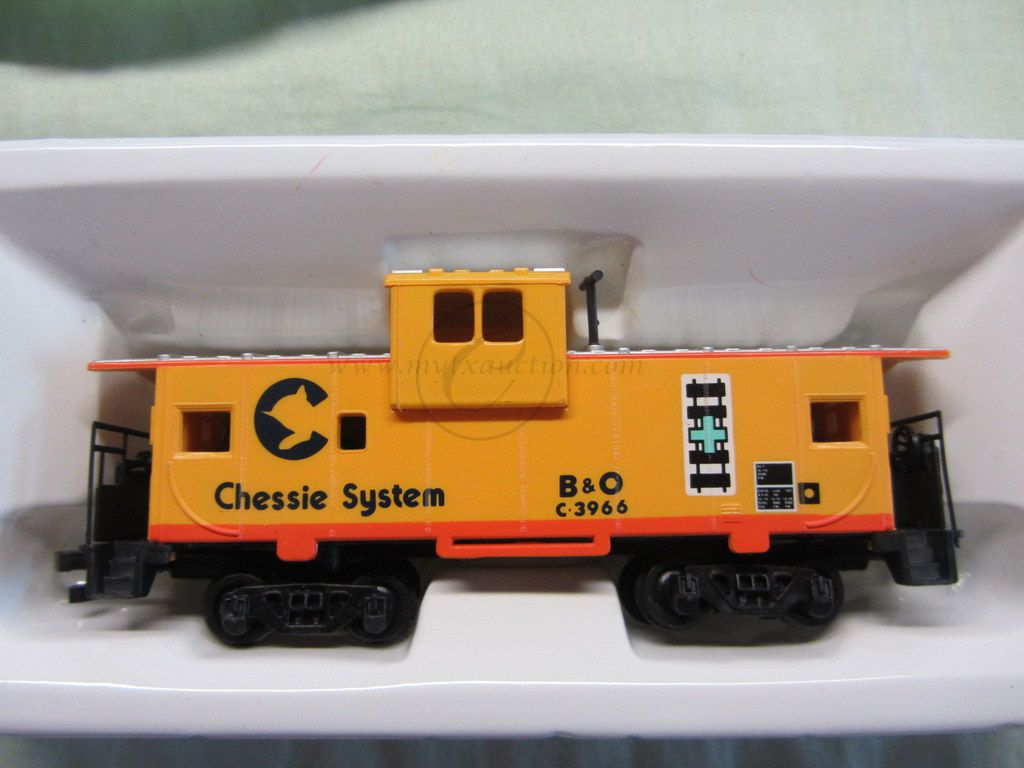 HO SCALE Bachmann Chessie System Caboose