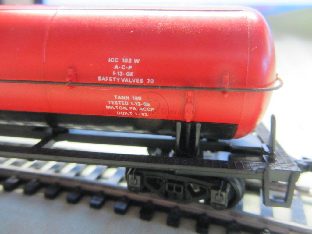 HO SCALE Oil Tanker
