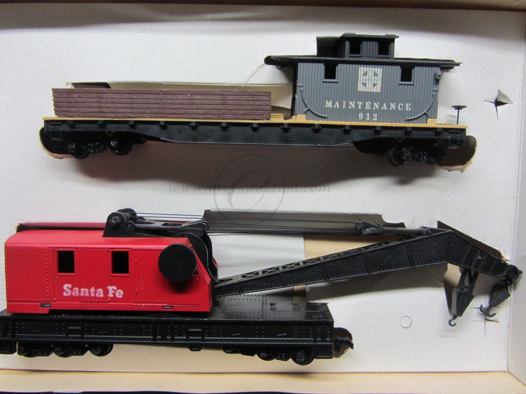 HO SCALE Tyco Crane & Boom Tender