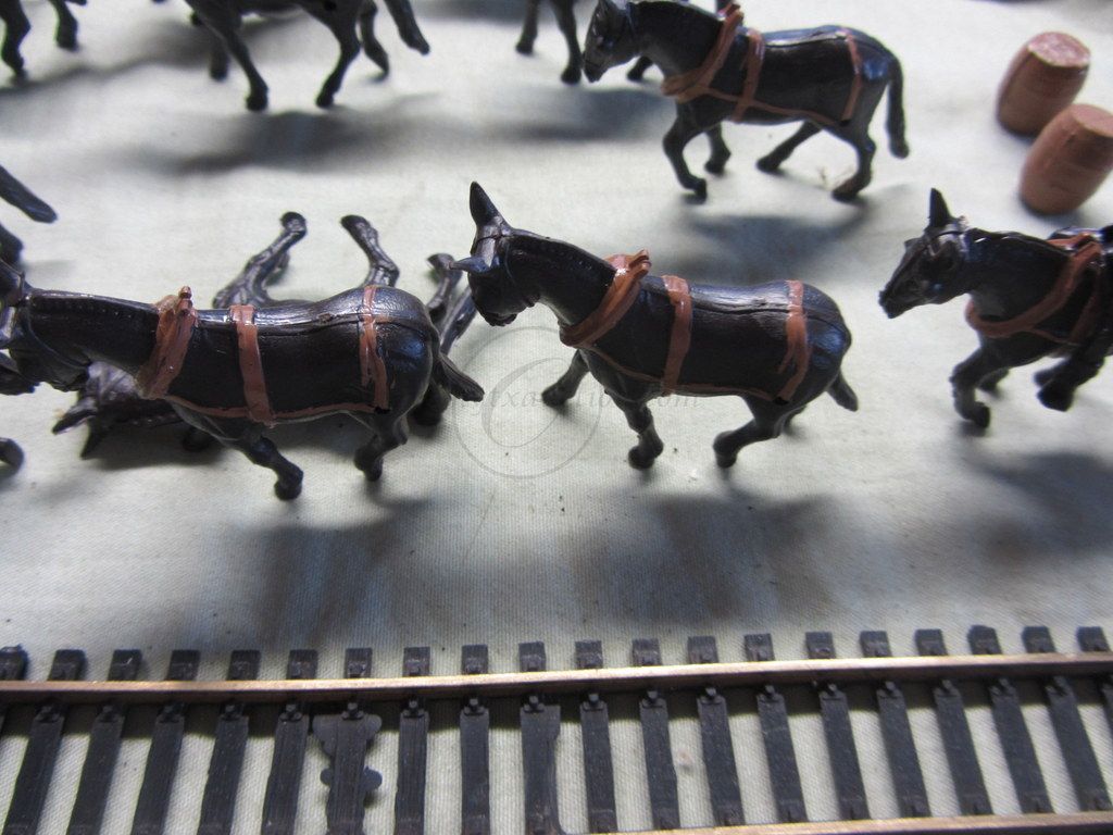 O SCALE Train Accessories Mules & Wagons