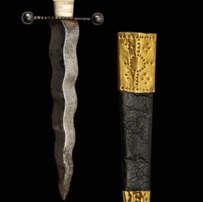 ET0606120047 DAGGER Nineteenth Century. Wavy Blade cru