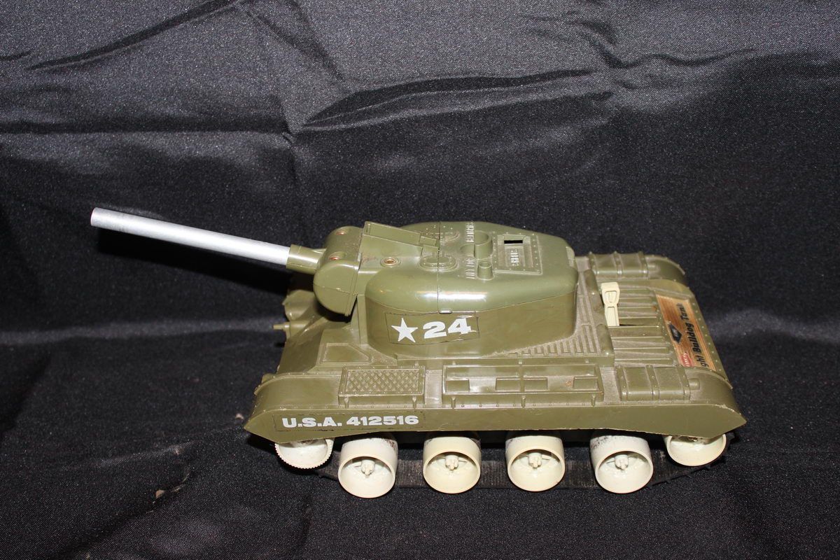 REMCO TANK W/ ORIG. BOX - BATTERY OPERATED
