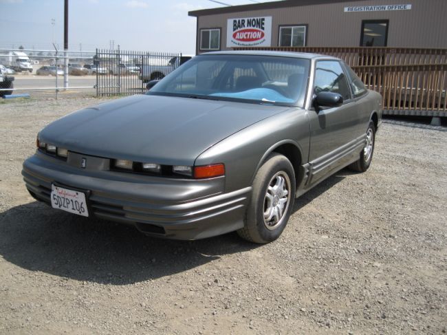 1996 Oldsmobile Cutlass Supreme 2-Door Coupe