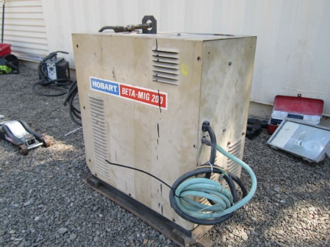 Hobart Beta-Mig 200 Welder