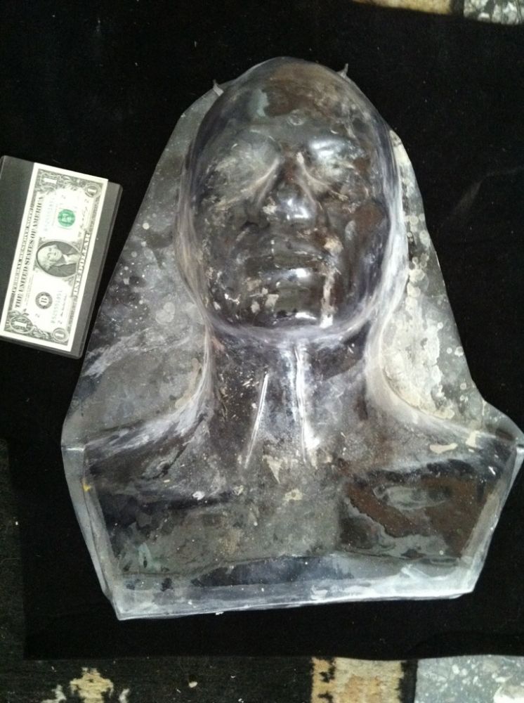 HUMAN FACE VACUFORM MASK DISPLAY