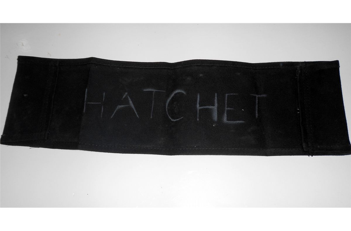 HATCHET KANE HODDER VICTOR CROWLEY SIGNED CHAIRBACK & T-SHIRT