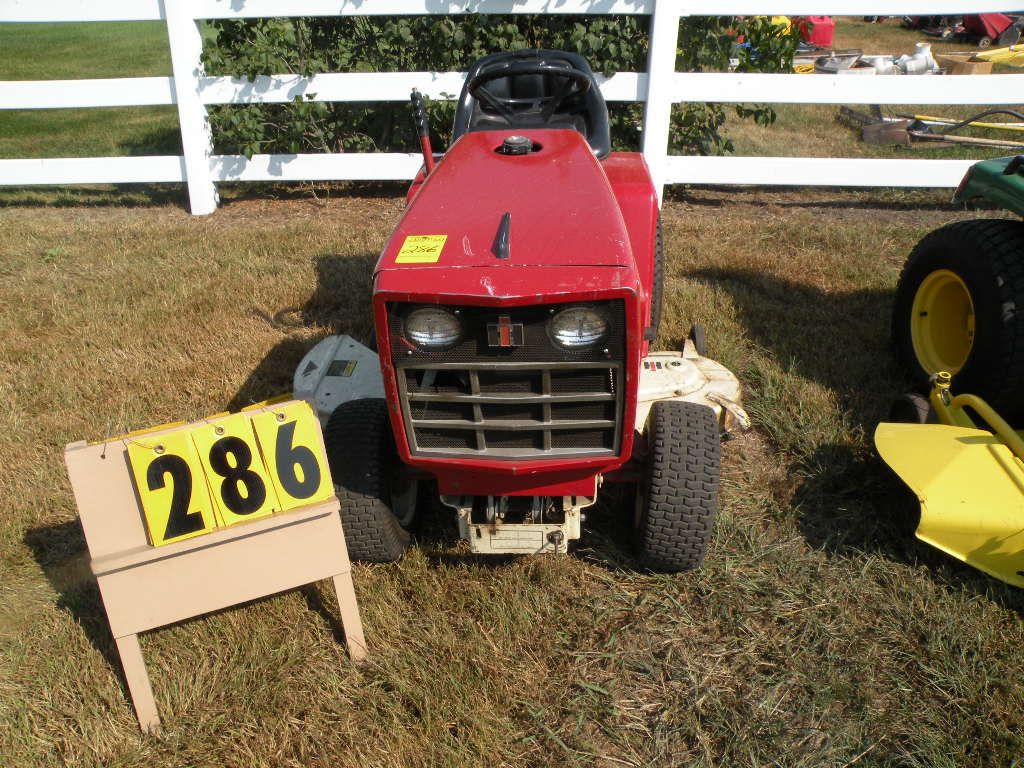 Int'l/Cub Cadet 482 w/50" deck 2050591U679214