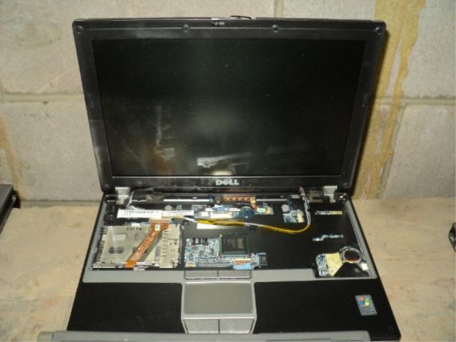 DELL PP09S LAPTOP