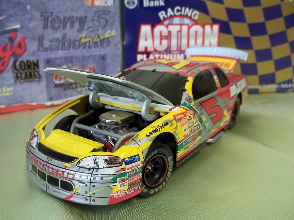 1998 1:24 Scale Terry Labonte Iron Man Car Bank