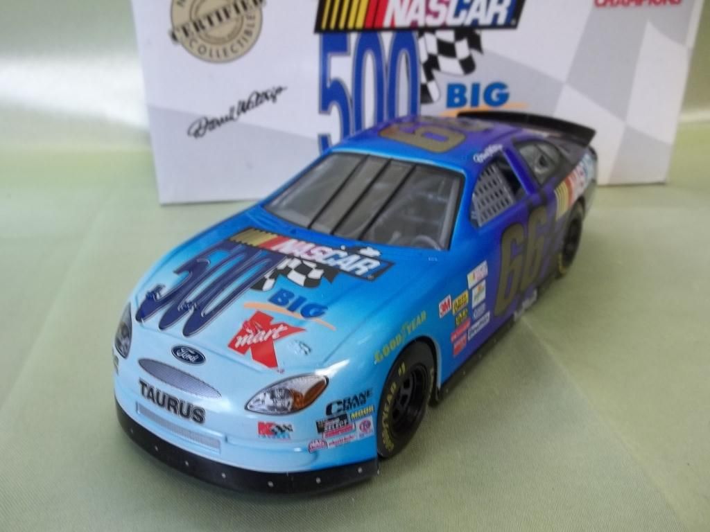 2000 1:24 Scale Darrell Waltrip NASCAR Kmart Car