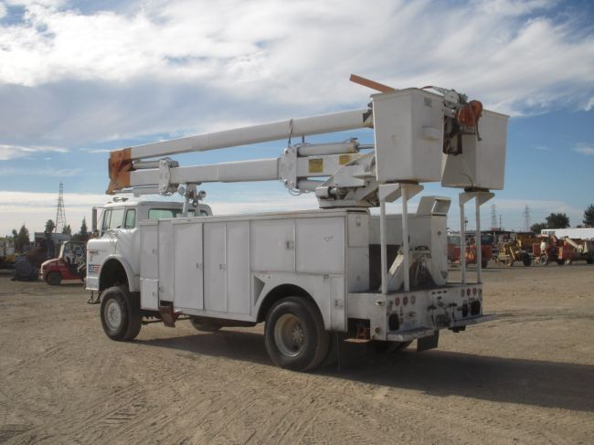 1990 Ford 8000 AWD S/A CabOver Utility Boom Truck