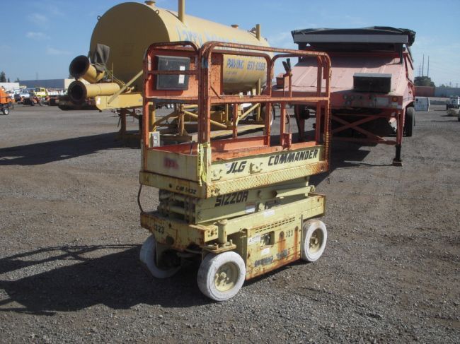 1992 JLG CM1432 Scissor Lift