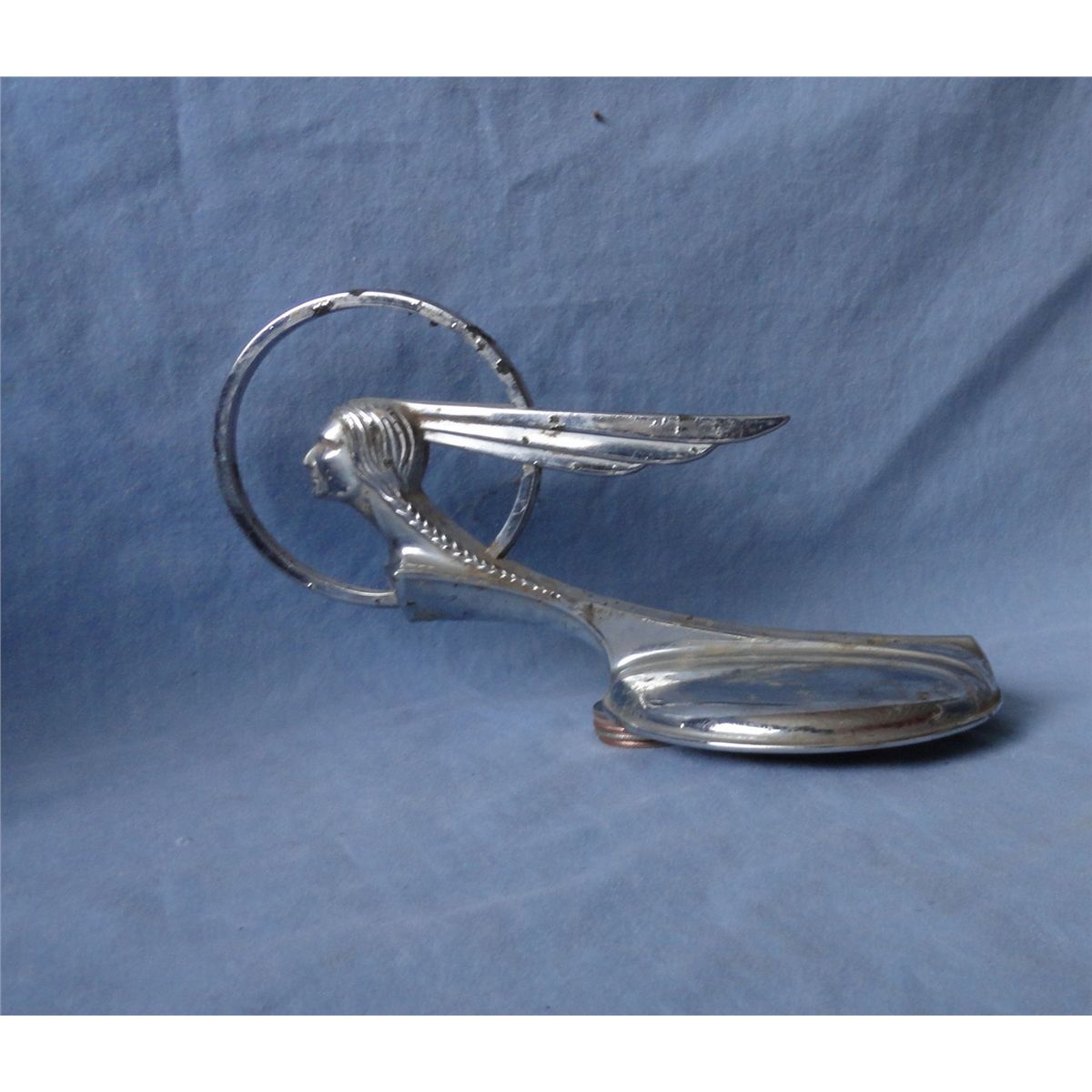Pontiac, Indian head in ring radiator cap