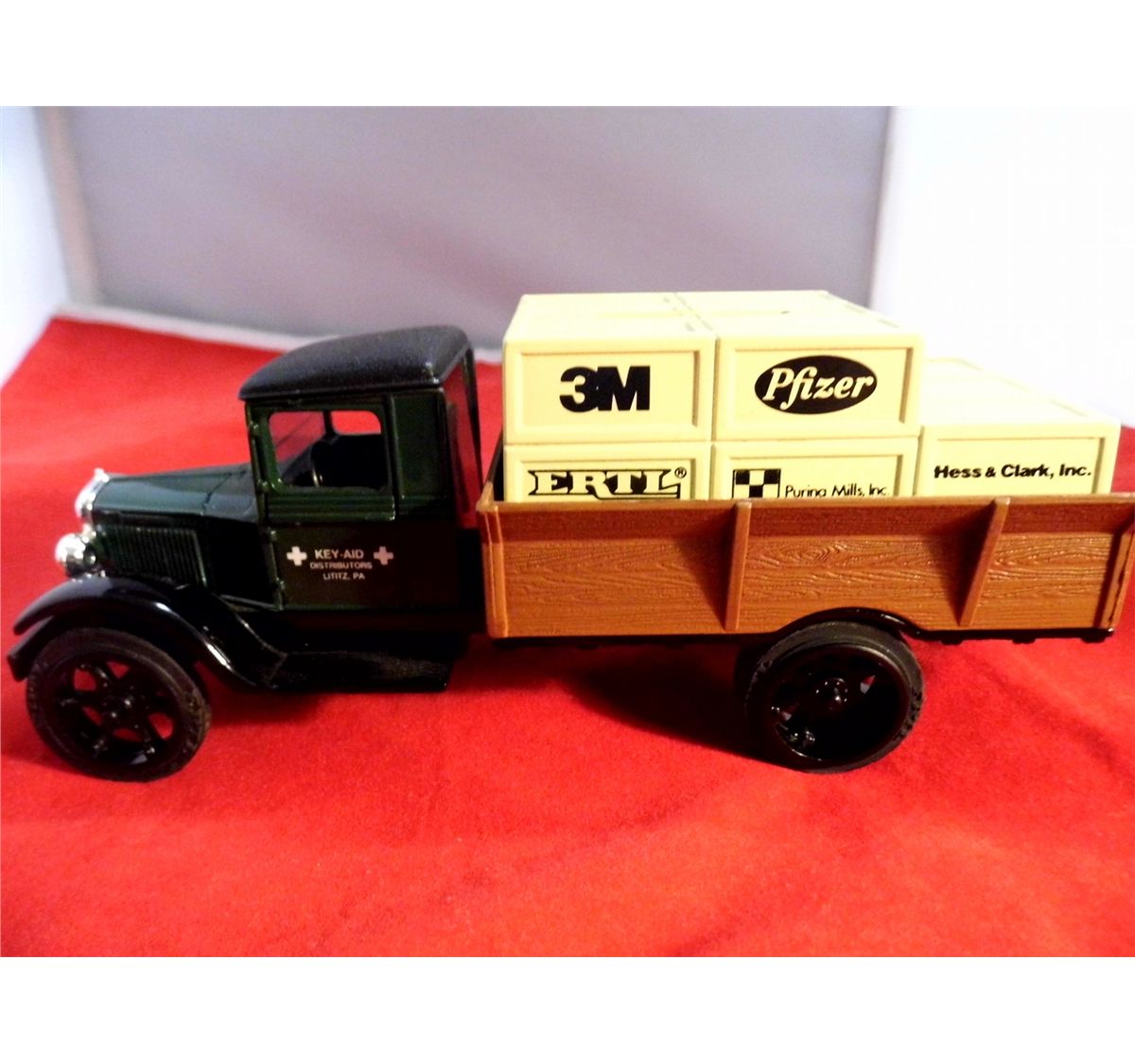 Ertl 1/25th Metal 1931 Hawkeye Crate Bank - 3M, Pfizer, Purina, Hess ...