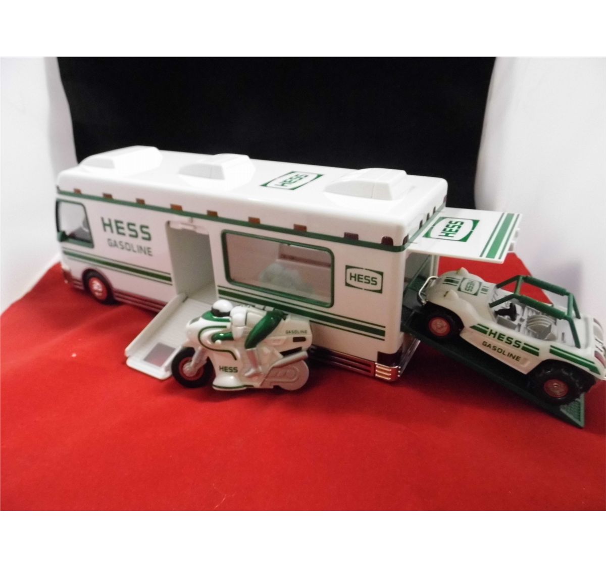 Hess Vehicle w/lights and sound features Recreation Van w/Dune Buggy ...