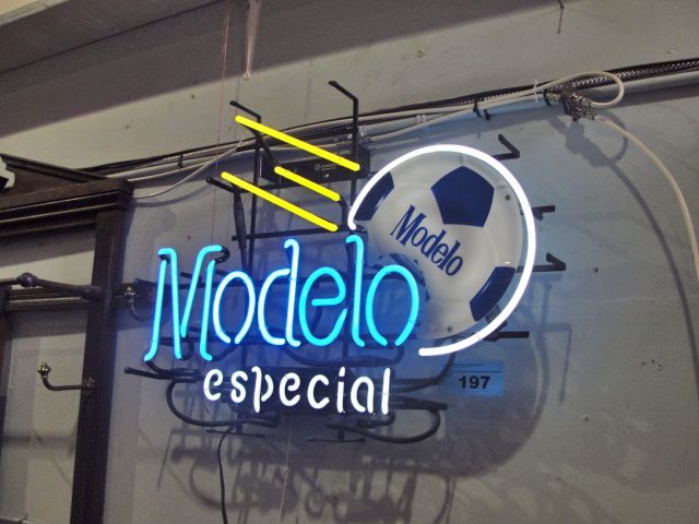 Modelo Especial lighted neon beer sign