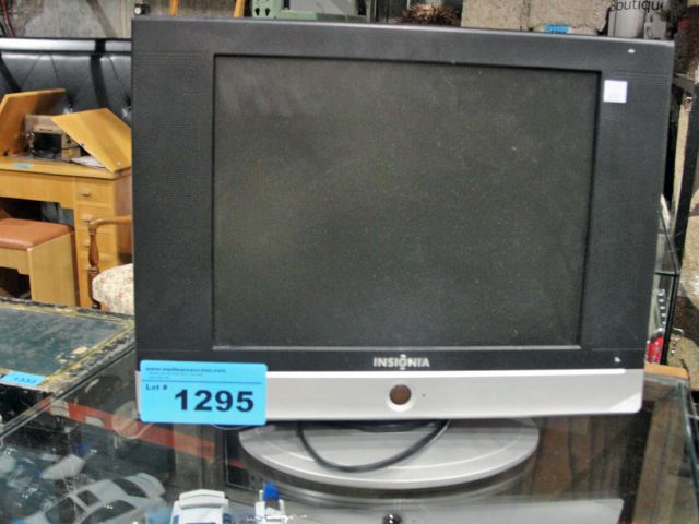 Insignia computer moniter