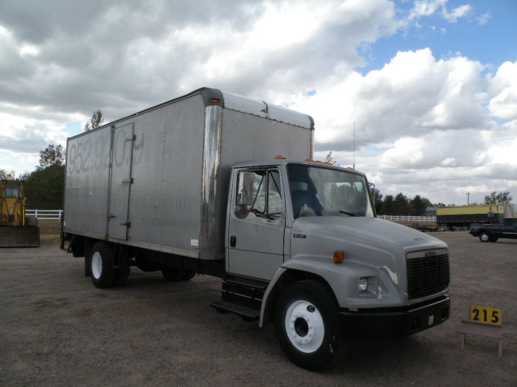 1995 Freightliner FL70, 8.3 Cummins, air brakes, 22 ft box ...