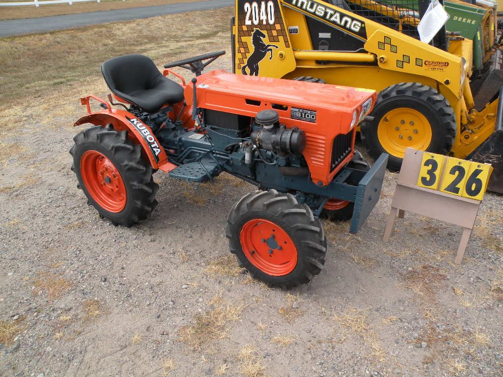 Kubota B6100 4WD tractor, 3 pt B6001-22577
