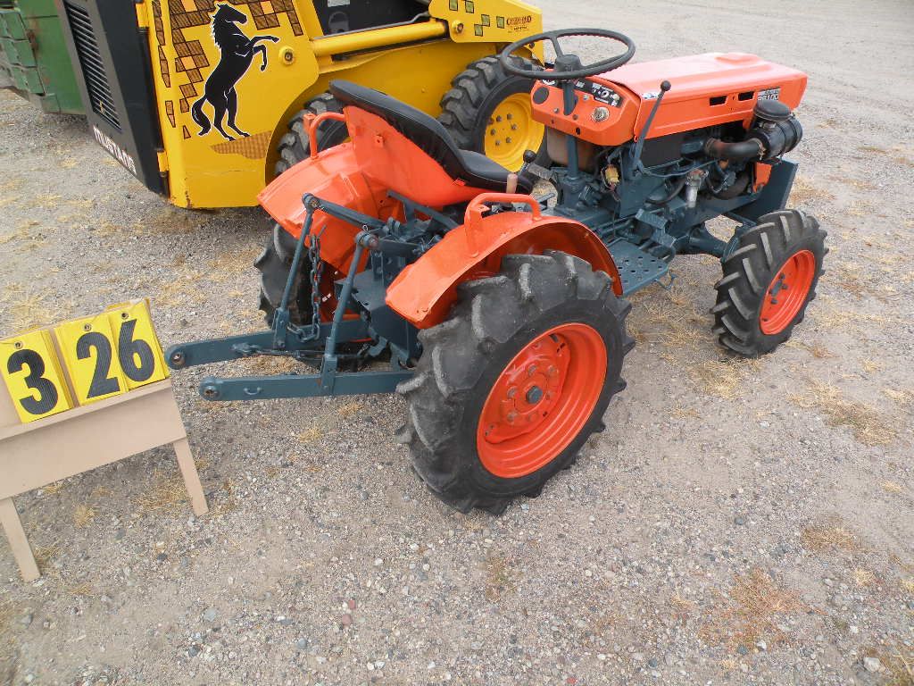 Kubota B6100 4WD tractor, 3 pt B6001-22577