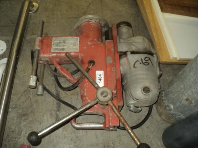 MILWAUKEE MODEL 4230 ELECTROMAGNETIC DRILL PRESS